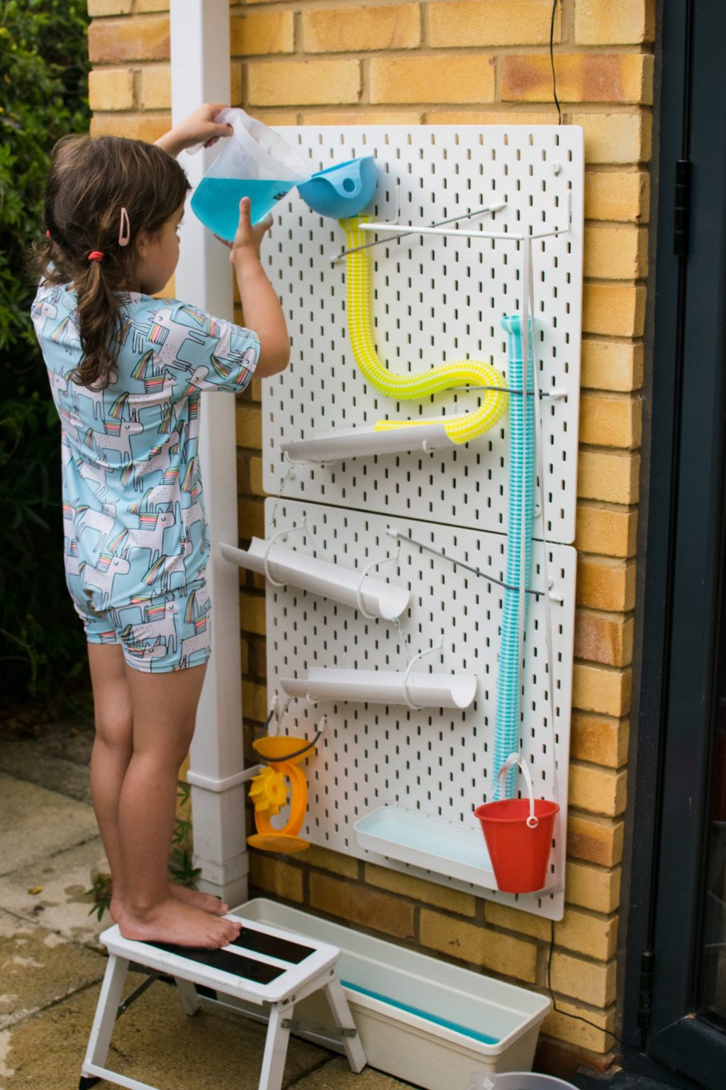 9 NOW Ideas for Summertime Splash Toys - Make and Takes