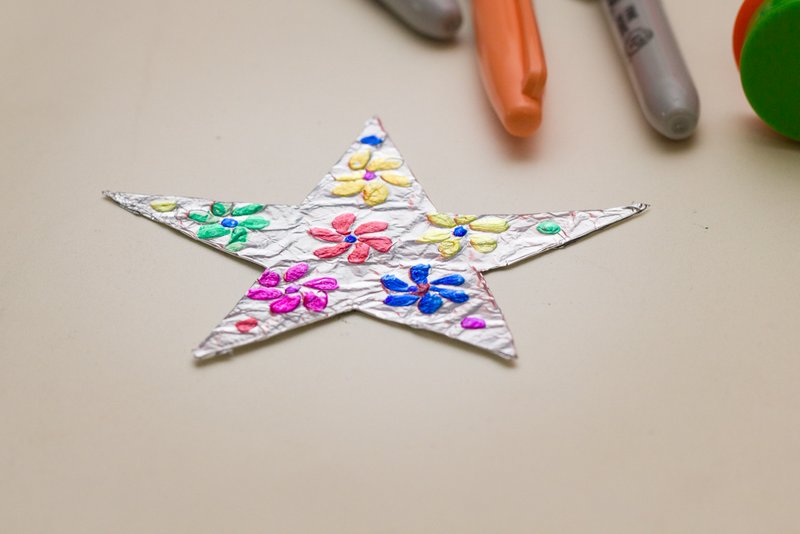 Easy Tin Foil Christmas Tree Ornaments - Make and Takes