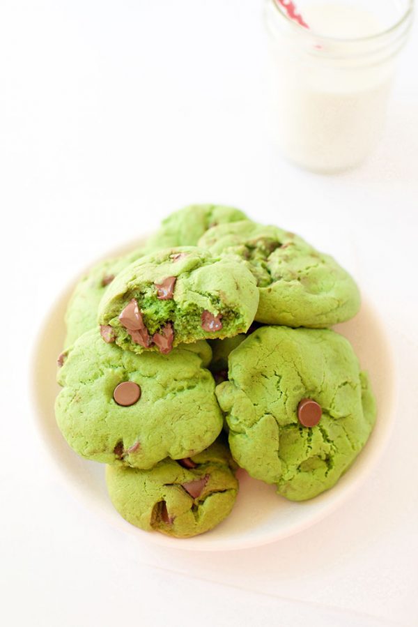 Green Mint Chocolate Chip Cookies - Make and Takes