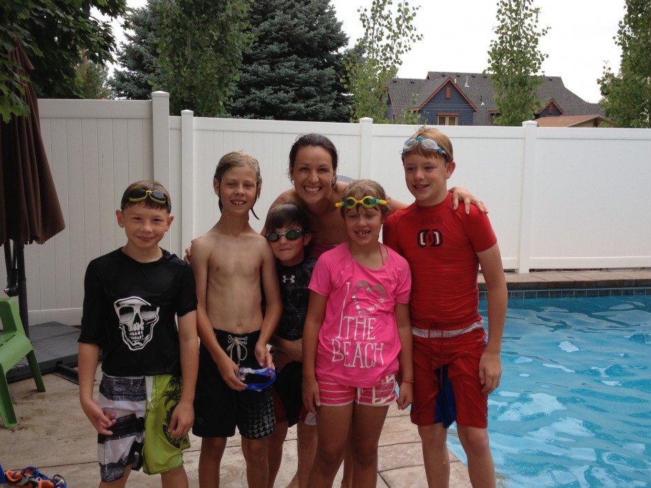 5 Safe Swimmers Tips for Family Fun - Make and Takes