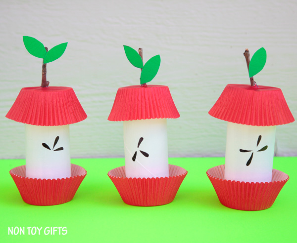 15 Sweet Apple Crafts for Kids to Make - Make and Takes