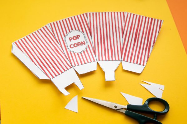 DIY Movie Popcorn Box + Free Printable - Make and Takes