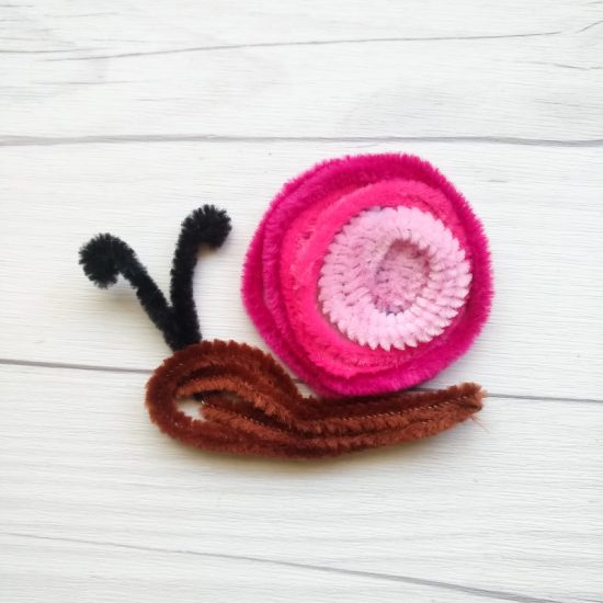 3D Pipe Cleaner Garden Art on Canvas - Make and Takes