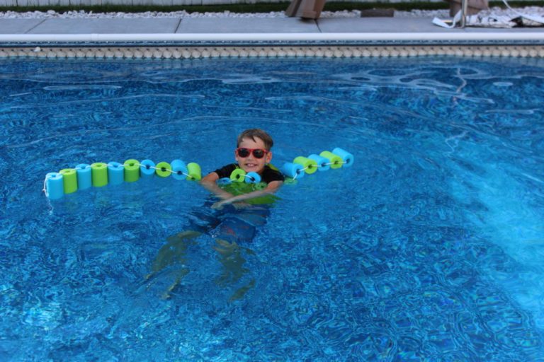 9 NOW Ideas for Summertime Splash Toys - Make and Takes