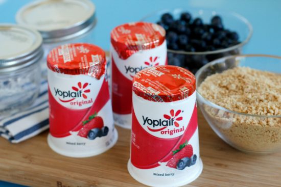 Yogurt & Graham Cracker Mason Jar Snacks - Make and Takes