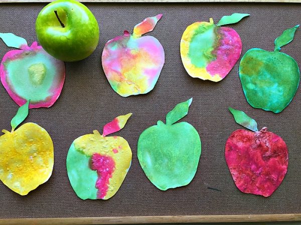 15 Sweet Apple Crafts for Kids to Make - Make and Takes