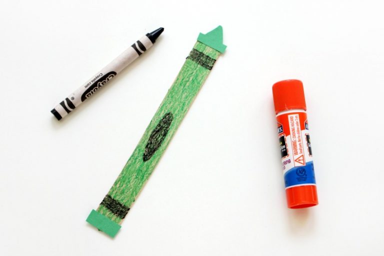 Cute Craft Stick Crayons - Make and Takes