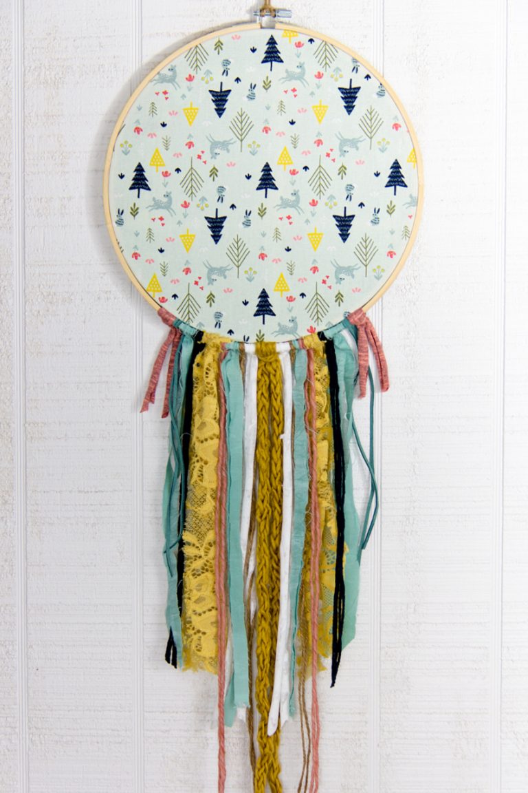 DIY Winter Wall Hanging Home Decor - Make and Takes