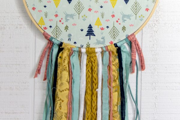 DIY Winter Wall Hanging Home Decor - Make and Takes