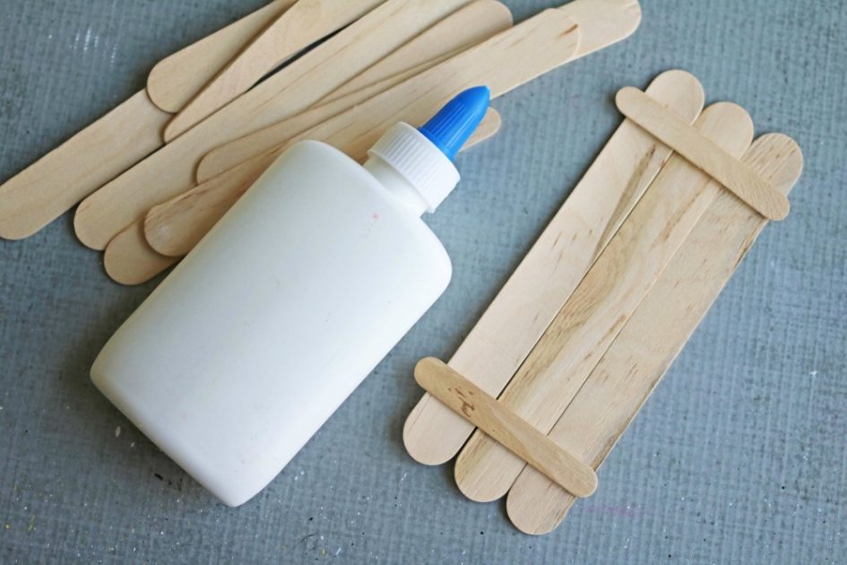 Popsicle Stick Frog Kid Craft - Make and Takes