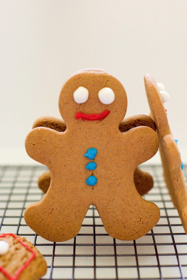 Our Favorite Holiday Gingerbread Cookies - Make and Takes