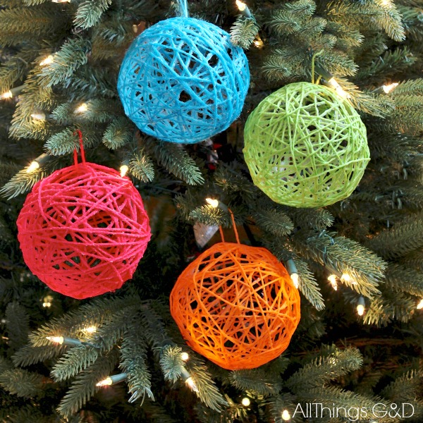 9 DIY Yarn Ornaments to Adorn Your Christmas Tree - Make and Takes