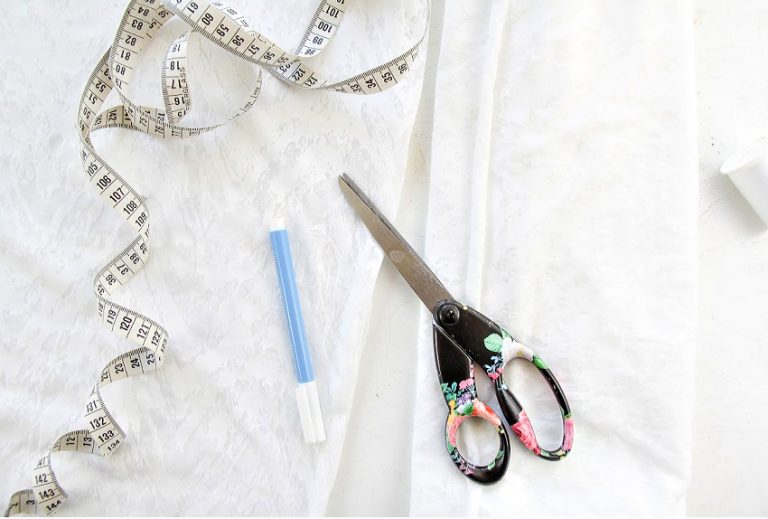 How To Make An Easy Kaftan - Make and Takes