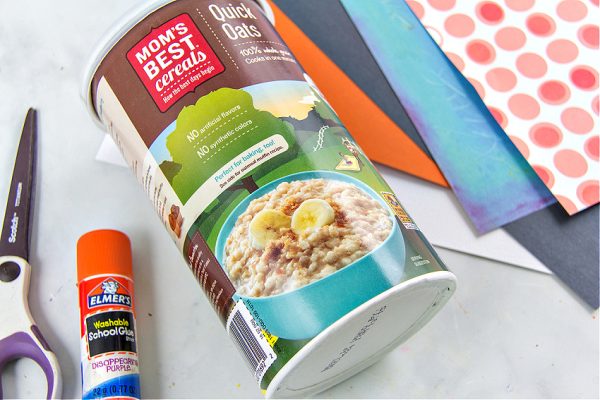 DIY Snowman Container and Yummy Snowman Snack Mix - Make and Takes