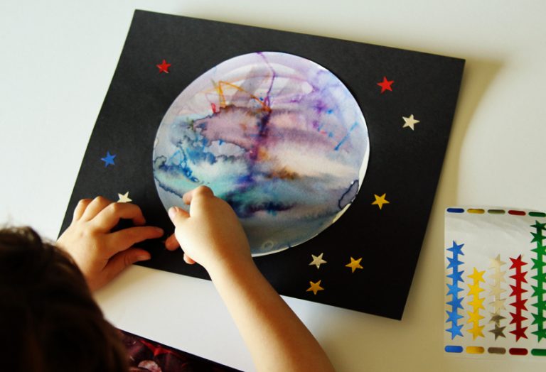 Create a Planet Art Project - Make and Takes