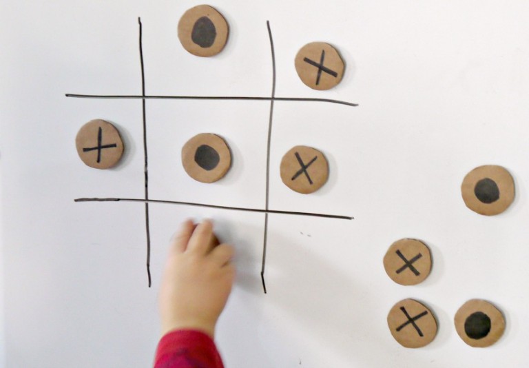 Magnetic Cardboard Tic Tac Toe - Make and Takes