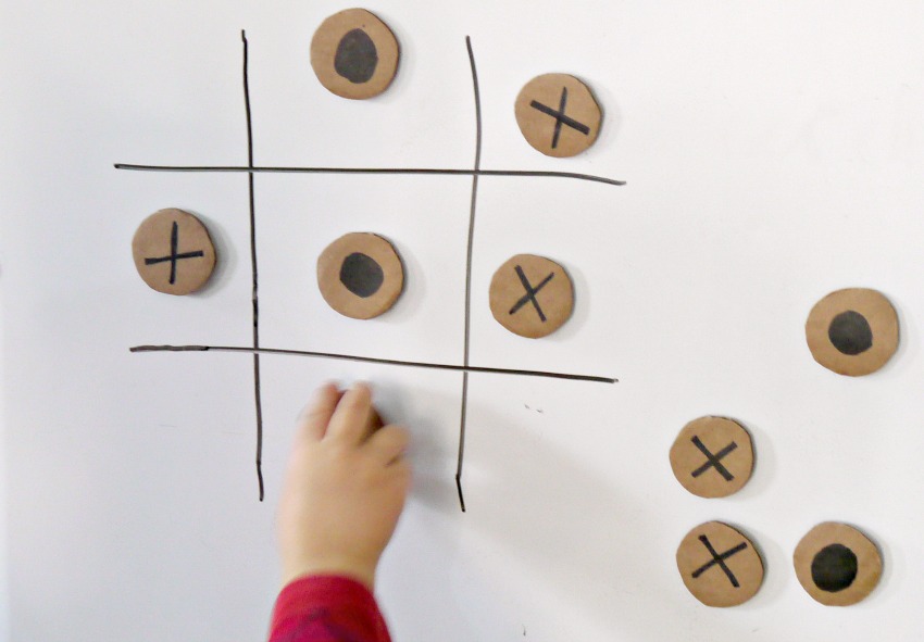 Magnetic Cardboard Tic Tac Toe - Make and Takes