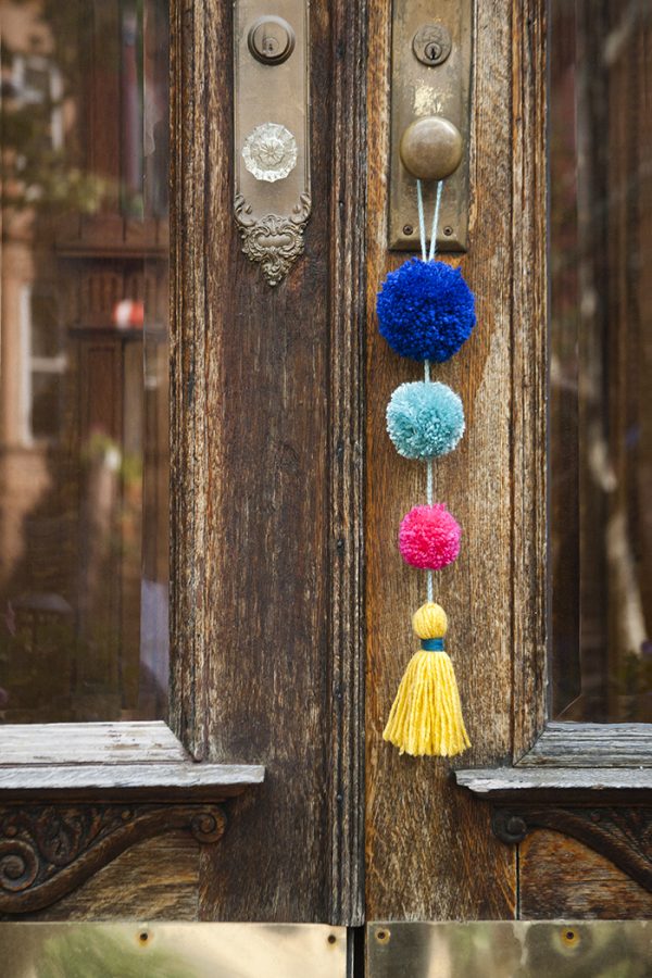 13 Yarn Pom-Poms for Home Decor - Make and Takes
