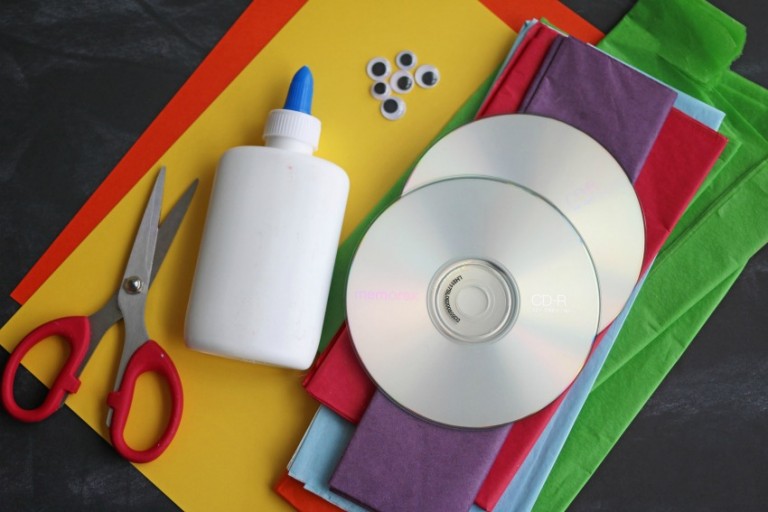 Recycled CD Snail Kid Craft - Make and Takes