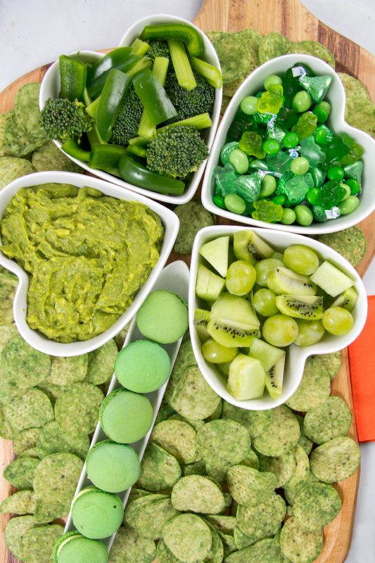 Four Leaf Clover St. Patrick's Day Snack Board - Make and Takes