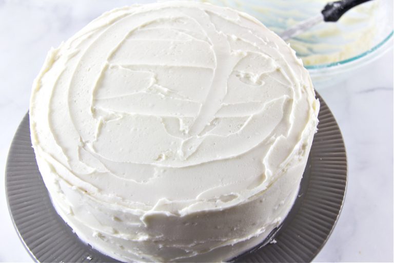 How to Make a Classic White Cake - Make and Takes